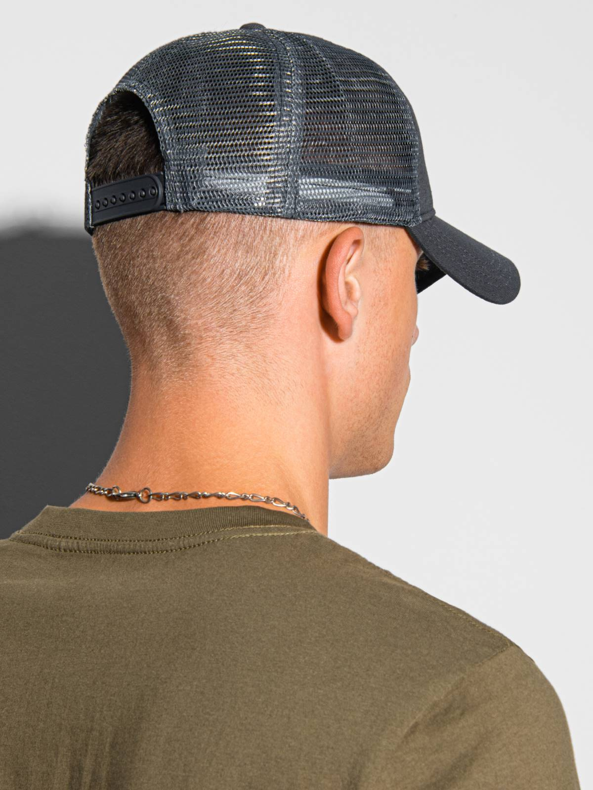 Men's cap - dark grey H100 | Ombre.com - Men's clothing online